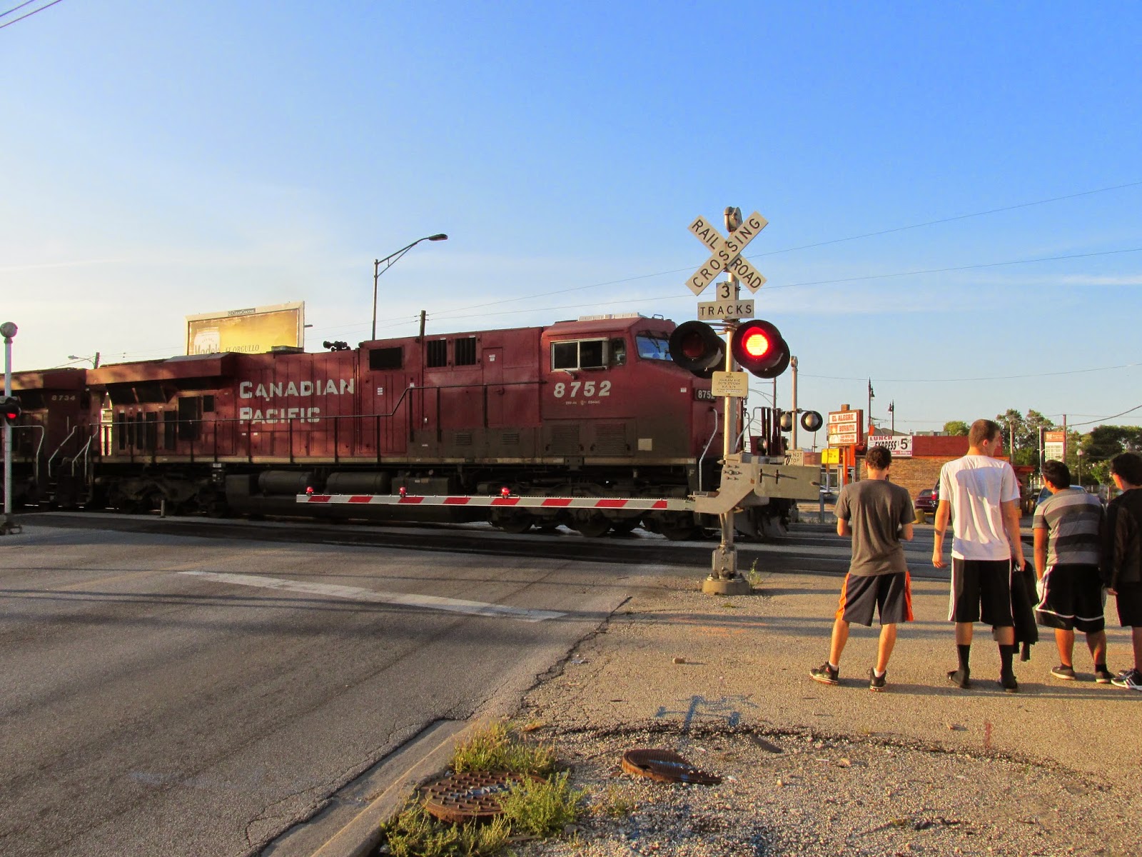 Eddie's Rail Fan Page: An eastbound Canadian Pacific freight train ...